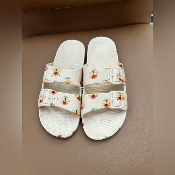 Freedom Moses | Shoes | Nwt Freedom Moses Slides Sandals Calypso Stone ...